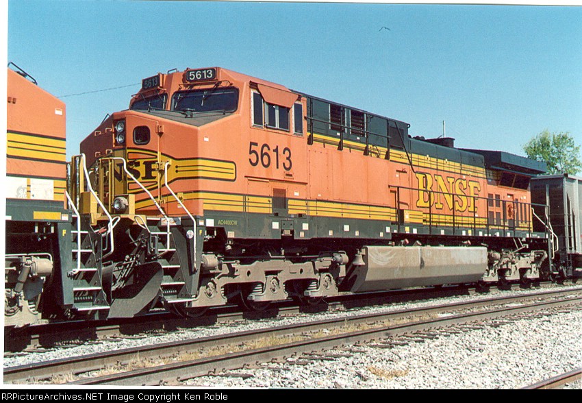 BNSF 5613